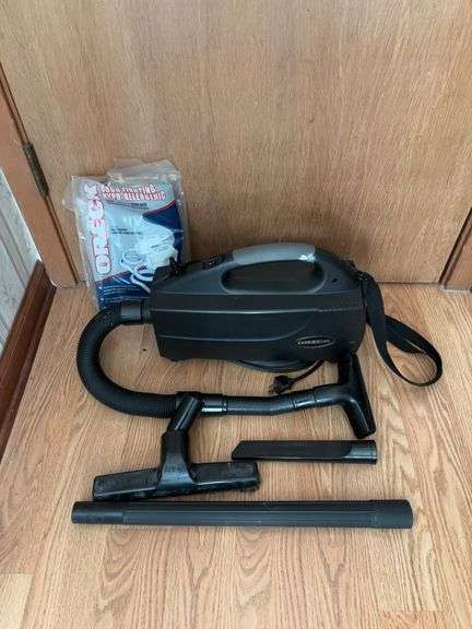Oreck BB1000 Compact Canister Vacuum - Powerful & Portable! - Auction Ohio