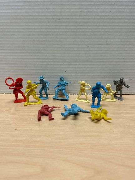 Vintage Hilco Plastic Cowboy and Indian Figures Marked and Colored ...