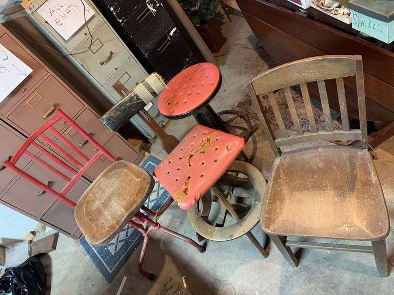 Industrial stools and shop chairs - Auction Ohio