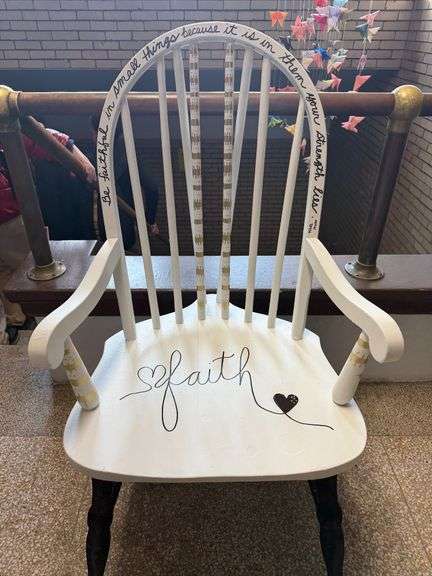 Faith Chair and Amazon Gift Card - Auction Ohio