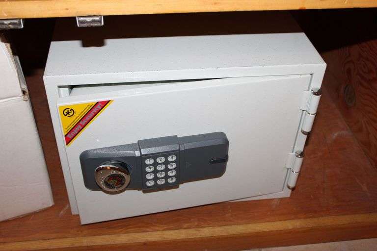 Phoenix Safe Co. Fire Safe - Auction Ohio