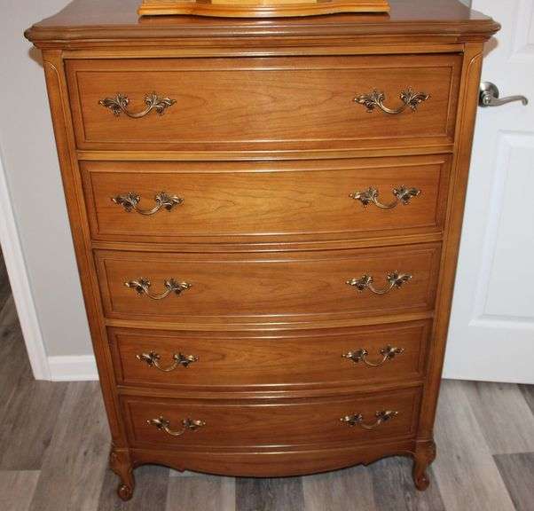Dixie Chest Of Drawers - Auction Ohio