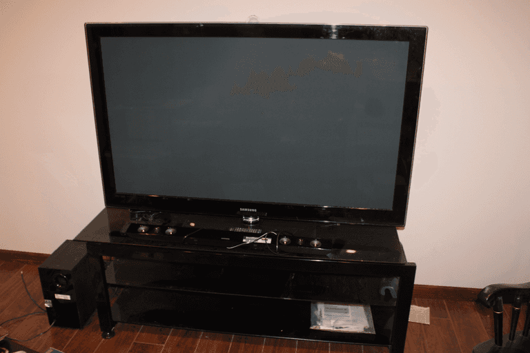 Samsung Television & Stand - Auction Ohio