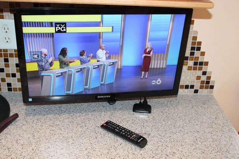 Samsung Television - Auction Ohio