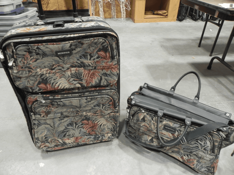 Two-piece vintage Metropolis floral tapestry luggage set - Auction Ohio