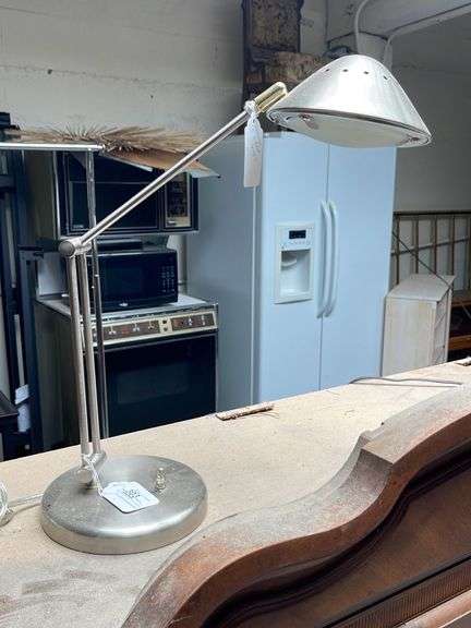 Tabletop Work Lamp - Apexx Auctions