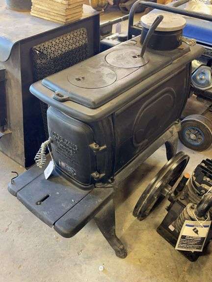 Vogelzang Boxwood Stove - New? - Apexx Auctions