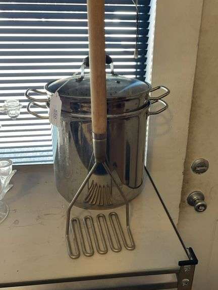 Stock Pot with Large Masher - Apexx Auctions
