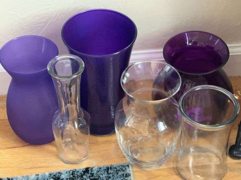 Assortment of Vases - Apexx Auctions