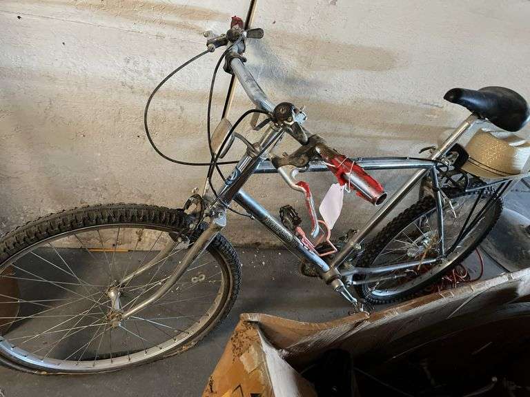 Two Vintage Bicycles. One in Box - Apexx Auctions