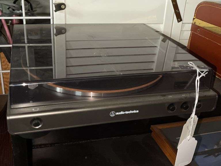 Audio-Technica Turn Table - Apexx Auctions