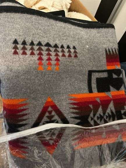 Pendleton Wool Blanket - Apexx Auctions