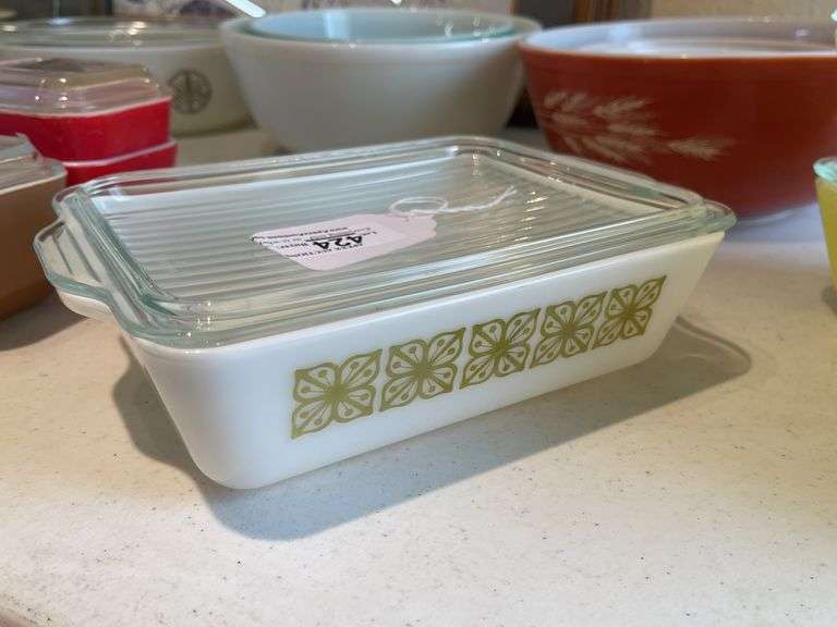 Vintage Pyrex Casserole Dish with Lid - Apexx Auctions