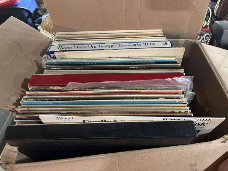 Box of Vinyl - Apexx Auctions