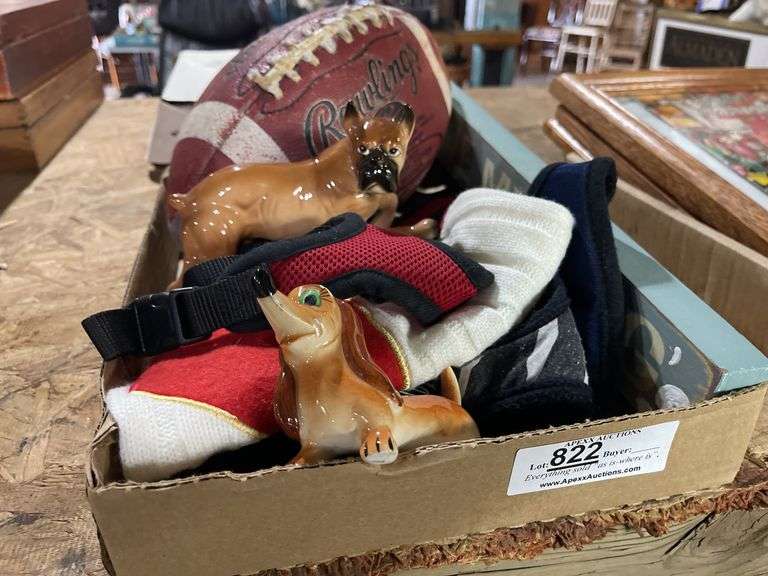 Collection of Dog Items - Apexx Auctions