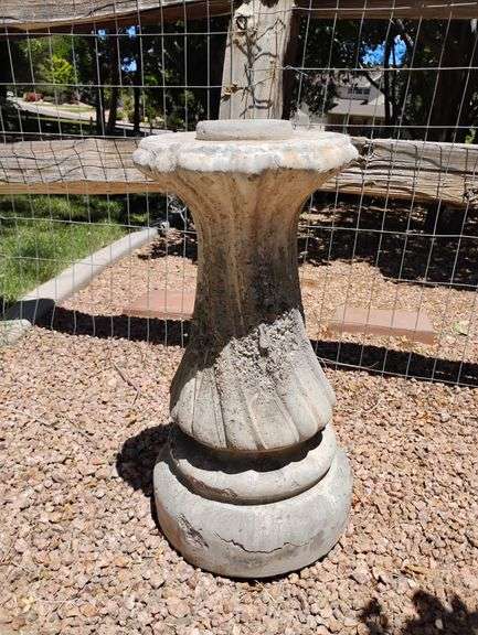 Fountain Plinth - Apexx Auctions
