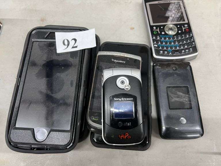 ELECTRONICS ASSORTED APPLE ERICSON CELL PHONES - Auction HUB Texas