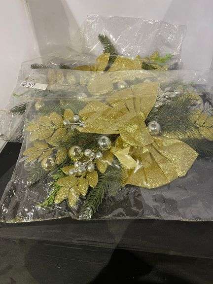 Battery operated Christmas decor - Auction HUB Texas