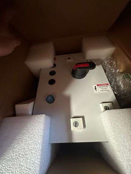 NEW ABB AF121F2-2E11 250V 3 PHASE ELECTRICAL ENCLOSURE RETAILS FOR $750 ...