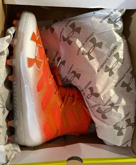 NEW Size 10.5 & 11 UNDER ARMOUR FOOTBALL / SOCCER CLEATS - Auction HUB Texas