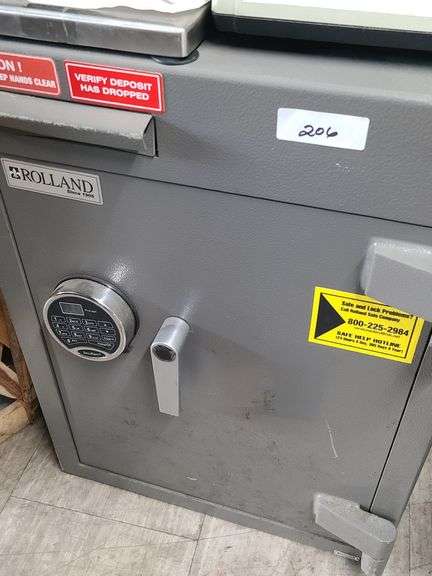 ROLAND DIGITAL SAFE WITH DROP NO COMBINATION - Auction HUB Texas