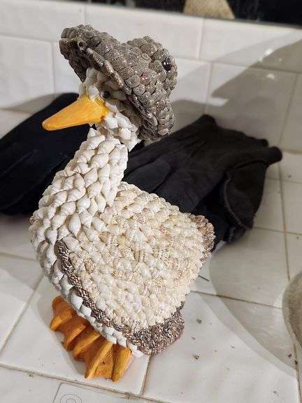 DUCK MADE FROM SHELLS - Auction HUB Texas