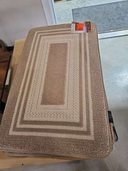 LARGE MEMORY FOAM MAT RETAIL $25 EXTENDED RETAIL $75 - Auction HUB Texas
