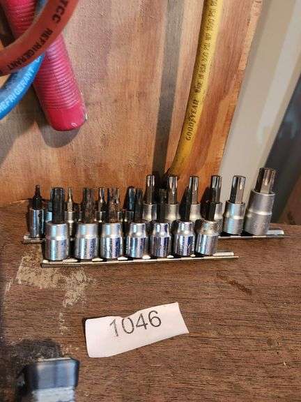 25 PIECE HEX BIT SOCKET SET - Auction HUB Texas