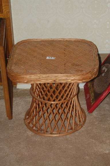 BROWN WICKER END TABLE - Auction HUB Texas