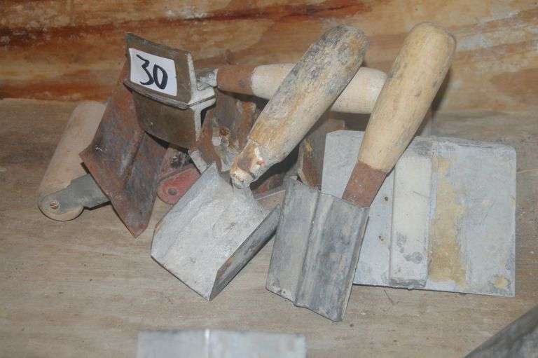 VARIOUS SIZED MASONS LINE TOOL - Auction HUB Texas
