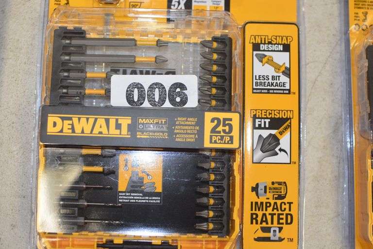 DeWalt MAXFIT ULTRA Steel Drill and Driving Bit Set with Right Angle ...