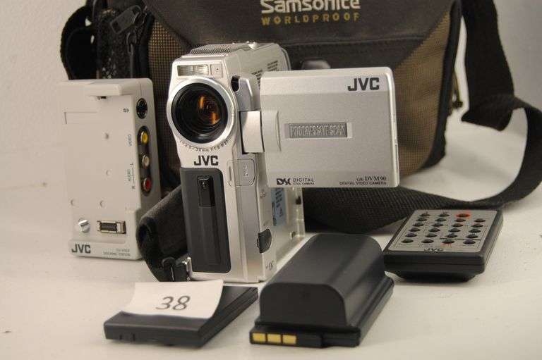 JVC DIGITAL VIDEO CAMERA MODEL: GR-DVM90 WITH BATTERY\CHARGER AND ...
