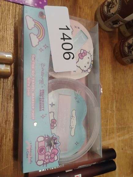 The Creme Shop x Hello Kitty and Friends On-The-Go Travel Makeup Puff ...
