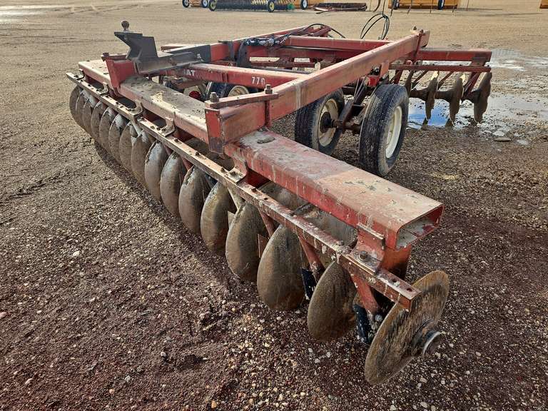 International Harvester 770 13’ Offset Disc - Armstrong Western LLC