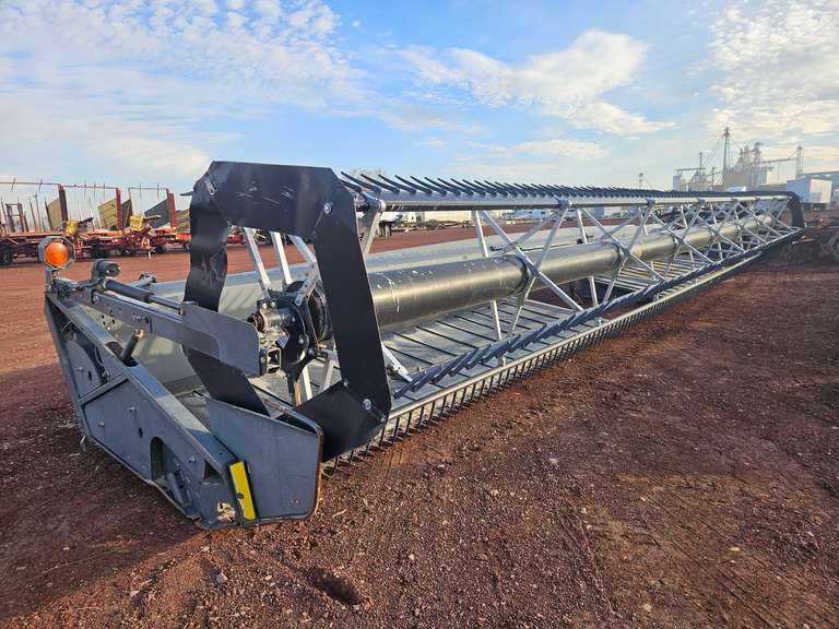 AGCO 5200 36’ Draper Header - Armstrong Western LLC