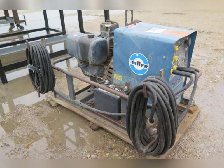 Miller Roughneck 2E Gas Powered Welder/Generator - Armstrong Western LLC