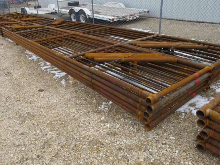 (10) 24' Self Standing Livestock Panels - Armstrong Western LLC