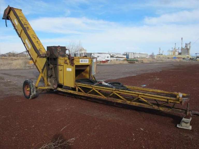 Newhouse Pull Type Electric Bale Chopper - Armstrong Western LLC