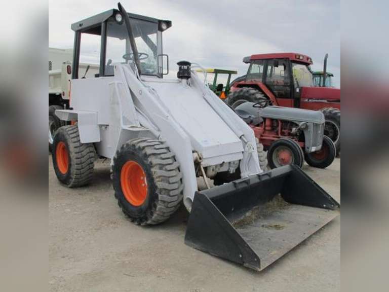 Bobcat 2400 Articulating 4x4 Wheel Loader - Armstrong Western LLC