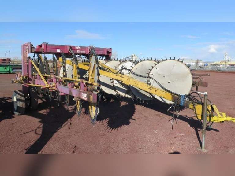 Darf 917 17 Wheel Hay Rake - Armstrong Western LLC