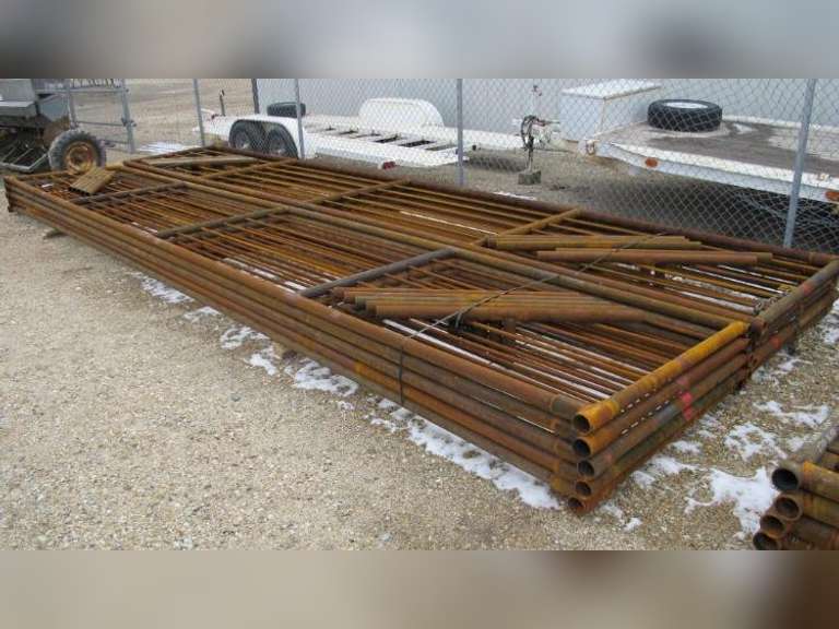 (10) 24' Self Standing Livestock Panels - Armstrong Western LLC