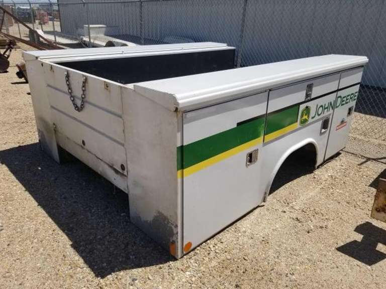 Reading Classic II - 9' Dually Service Bed - Armstrong Western LLC