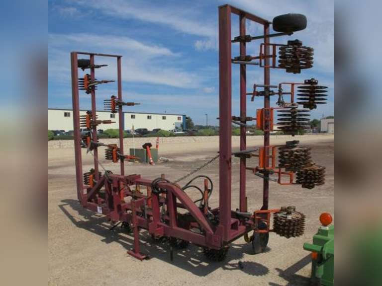 21' 18 Row Folding Onion Crust Breaker - Armstrong Western LLC