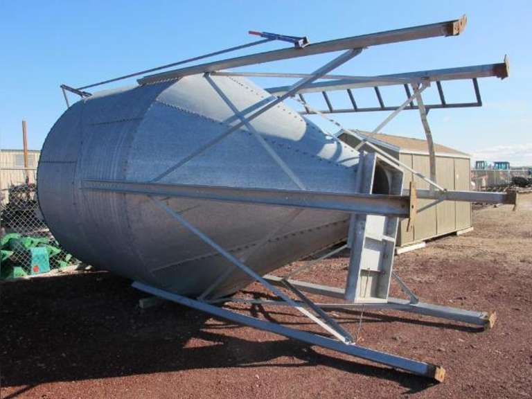 Galvanized Grain Silo - Armstrong Western LLC