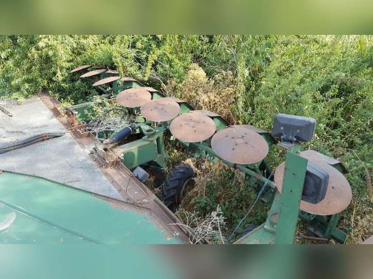 Arts-Way 1222 - 12 Row Beet Topper - LOCATED OFFSITE - Armstrong ...