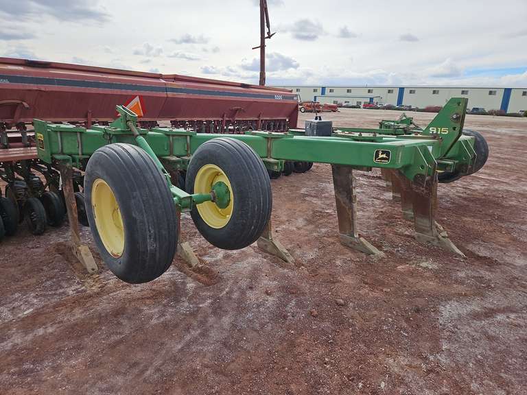 John Deere 915 9-Shank Ripper - Armstrong Western LLC