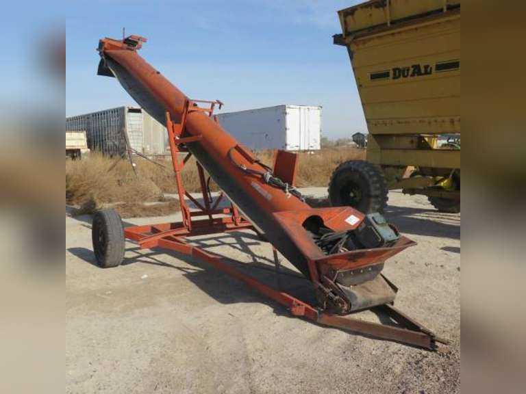 Spudnik 1100 - 20' Potato Piler - Armstrong Western LLC