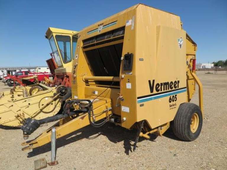 Vermeer 605L - Round Baler - Armstrong Western LLC