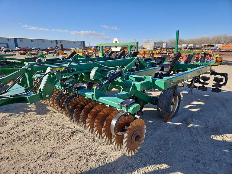 Great Plains TC511 14.5’ 9- Shank Disc Ripper - Armstrong Western LLC
