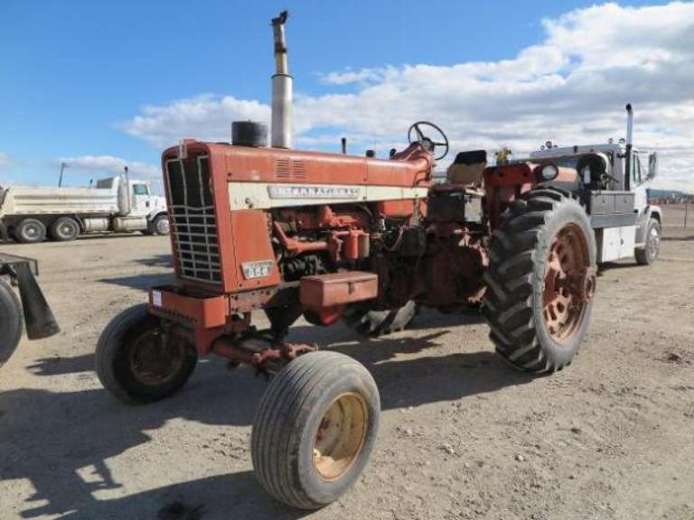 International Farmall 856 - Tractor - 95HP - Armstrong Western LLC